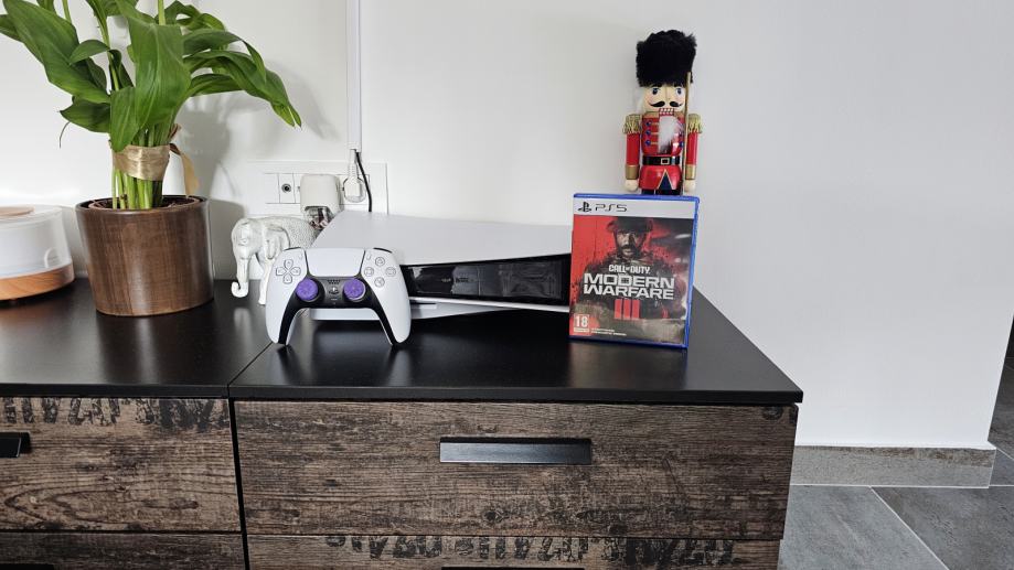 PS5 DISK **GARANCIJA 4 GOD** + COD MW3