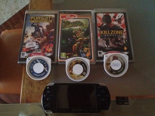 PSP + 40 IGRICA + 3 ORIGINAL + MEMORY CARD!!!!!!!!