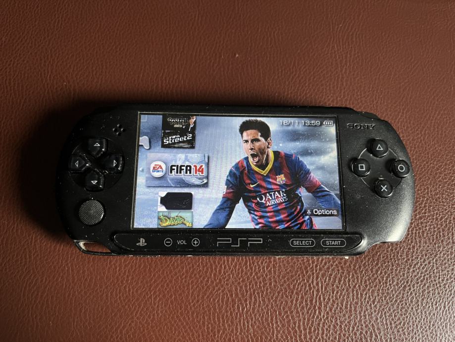 PSP Street, modificiran, 32GB, 1000+ igara