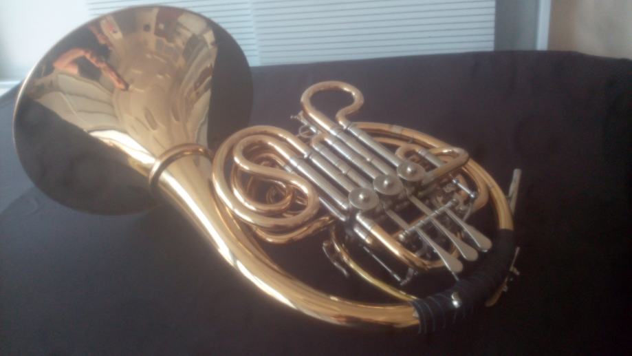 Francuski rog; model: Alexander 103