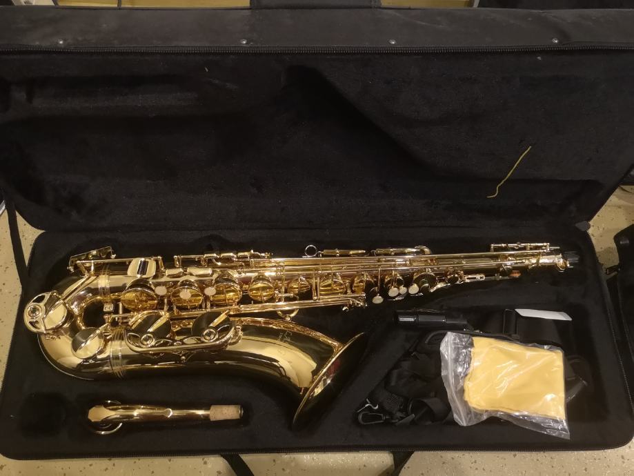 saksofoni (alt, tenor, sopran)