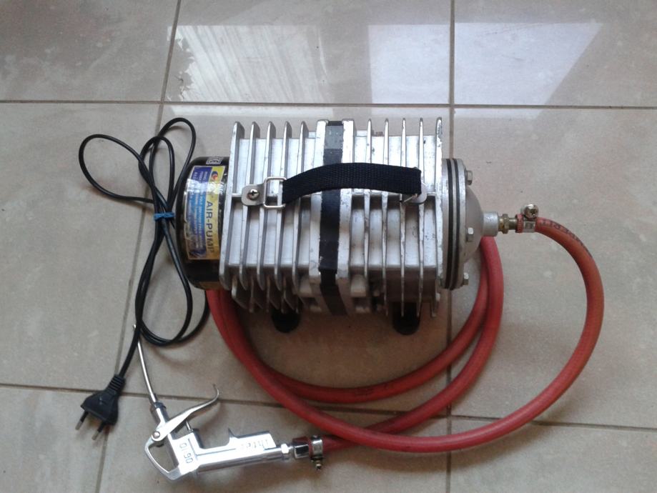 Prodajem mali kompresor