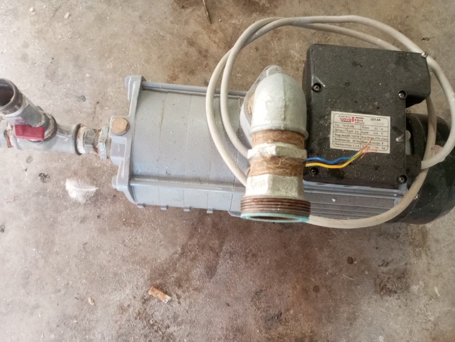 prodajem pumpu za hidrofor