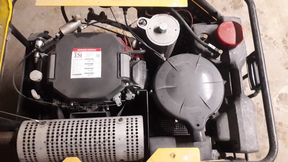 Vijčani kompresor Compair C14