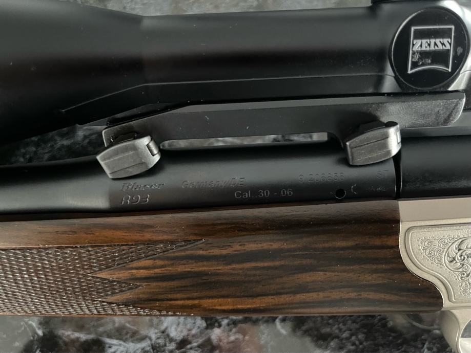 Blaser R93 sa optikom Zeiss