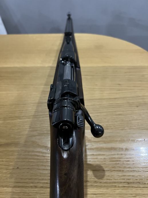 Crvena zastava cal.243