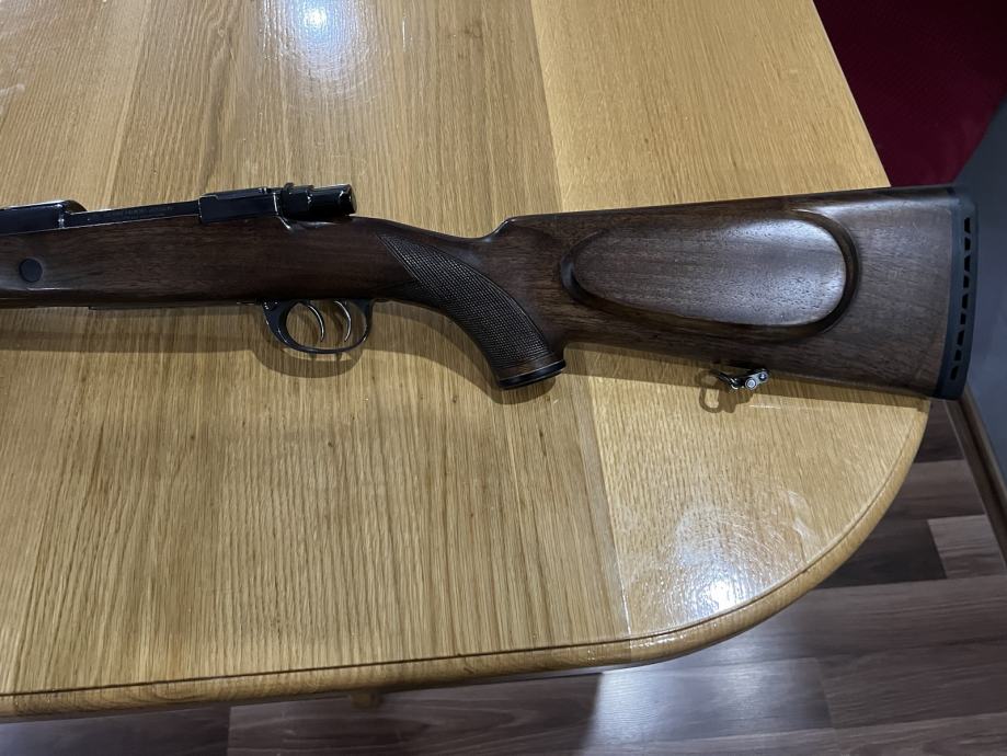 Crvena zastava cal.243