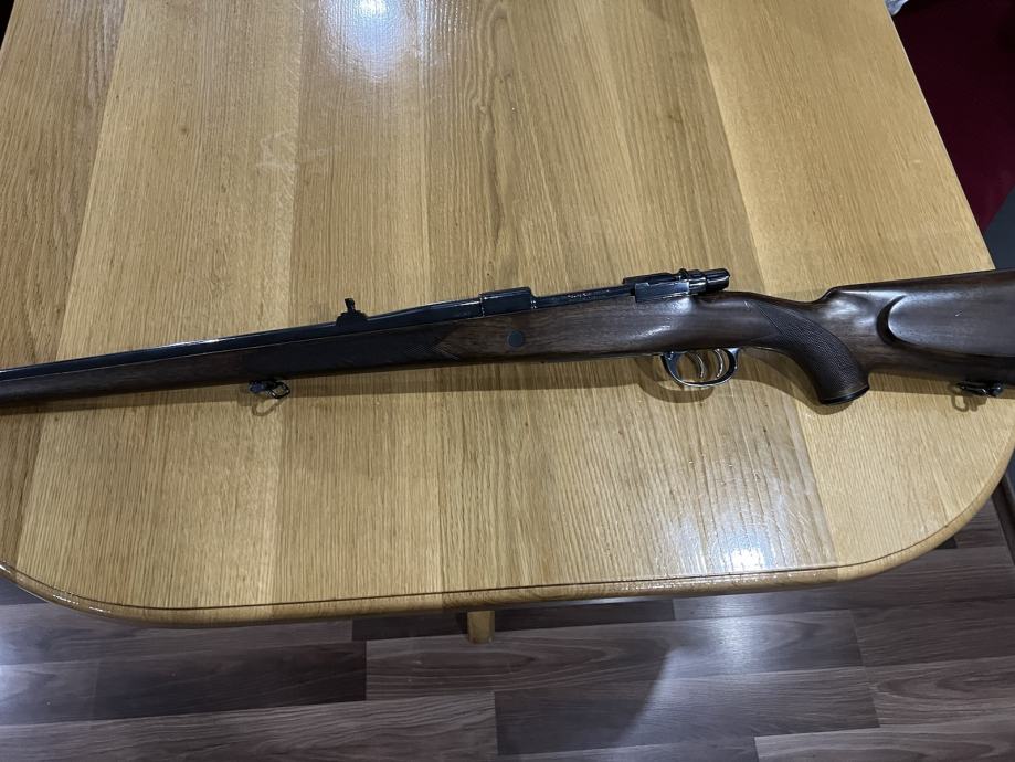 Crvena zastava cal.243