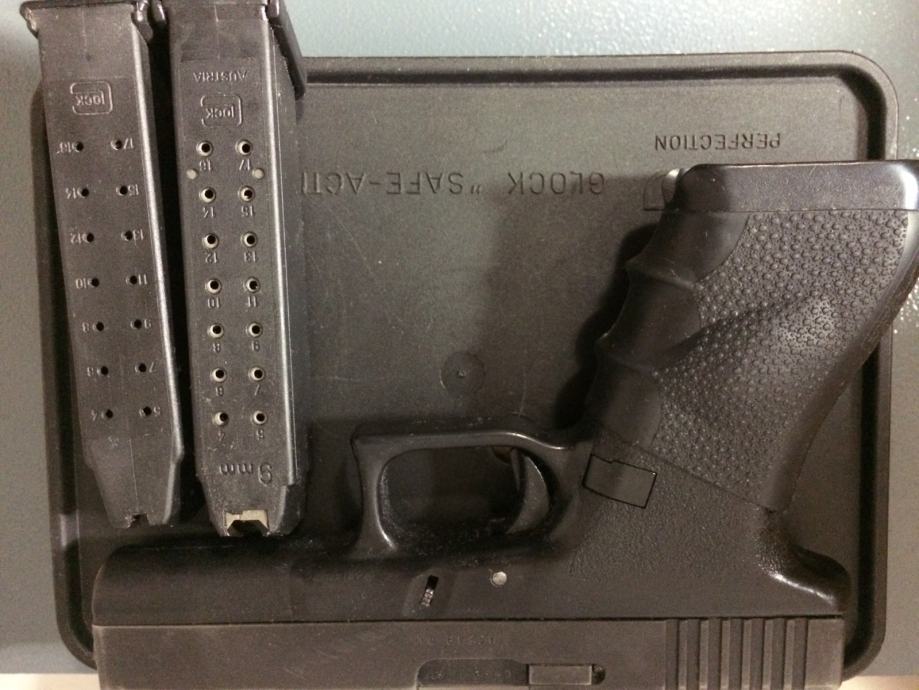 CZ 557 Varmint,Glock 17 9x19mm