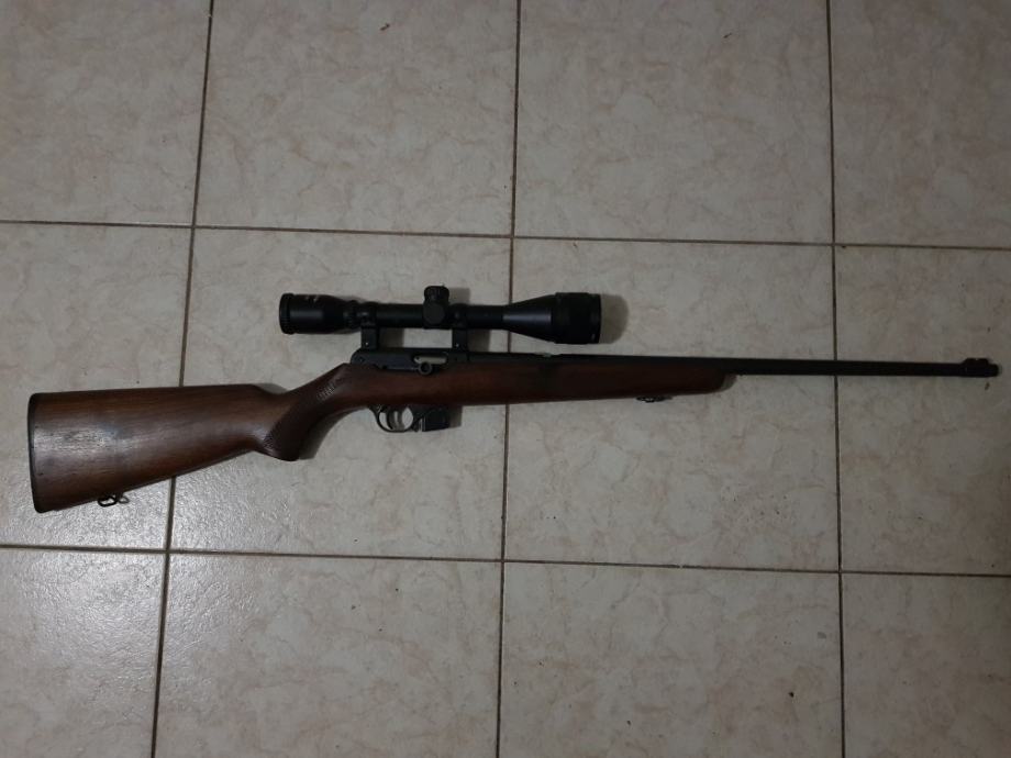 MALOKALIBARSKU POLU-AUTOMATSKU PUŠKU BRNO model CZ 581