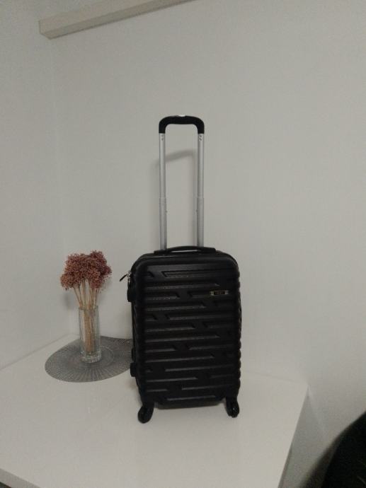 Putni kofer (cca. 55x60x25cm) OČUVAN