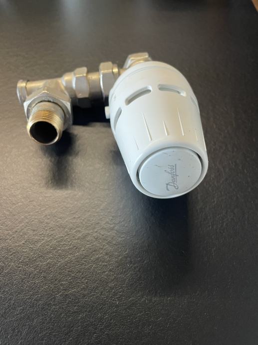 Ventil radijatorski termostatski set Danfoss, kutni, trodjelni