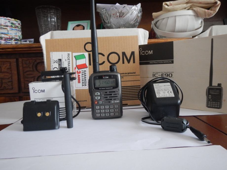 Icom IC-E90 Tri-band transceiver 50MHz-146MHz-440MHz.