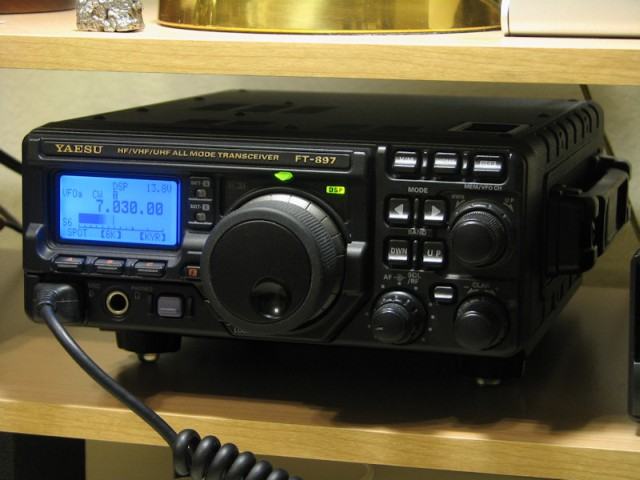 YAESU FT-897D