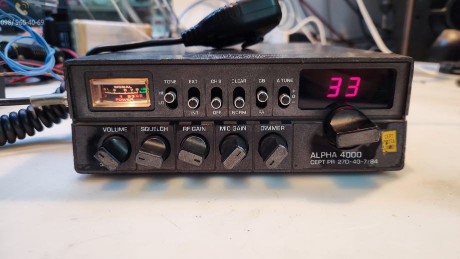 Albrecht alpha 4000 cept 40 FM CB radio