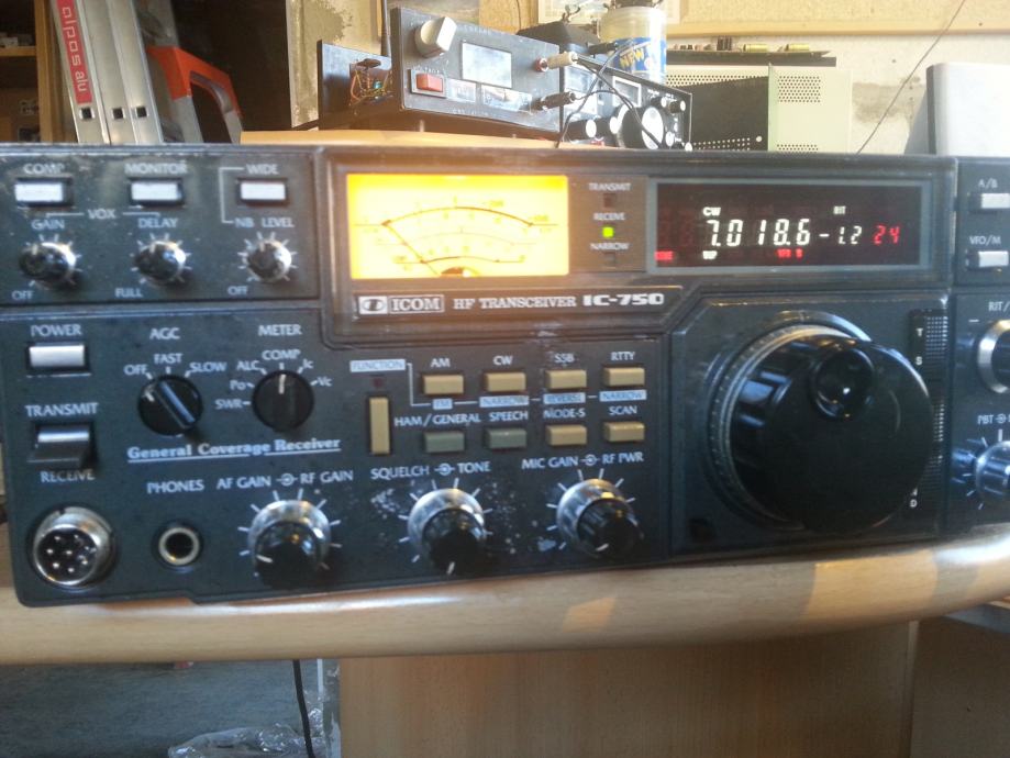 Icom IC750