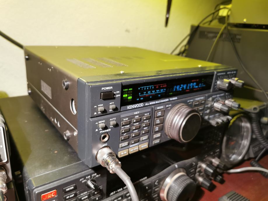 Kenwood TS-690 AT