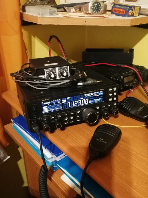 Yaesu FT 450 D HF +50 Mhz transceiver