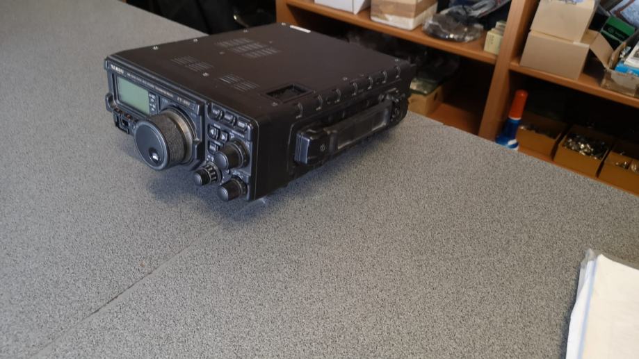 YAESU FT 897