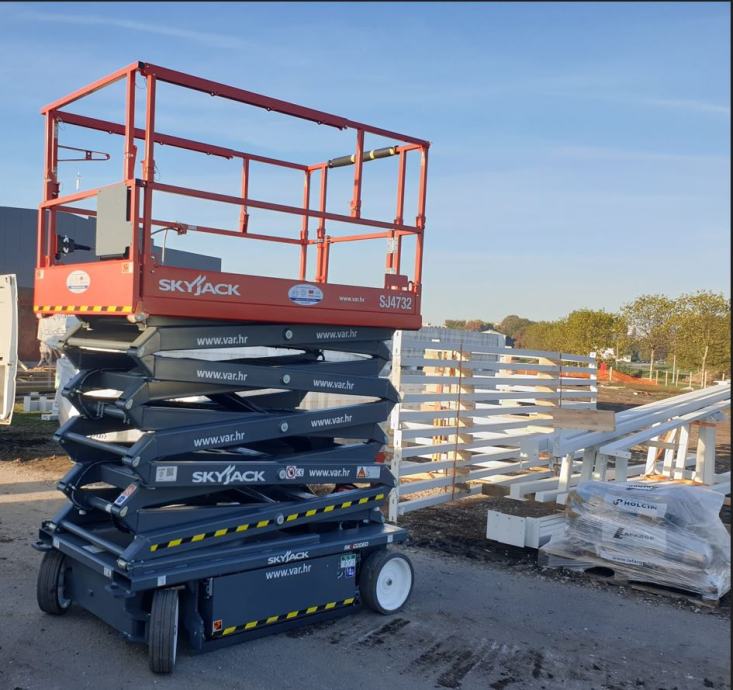 ELEKTRIČNA ŠKARASTA PLATFORMA SKYJACK SJ4732, RADNA VISINA, 12m (NOVO)