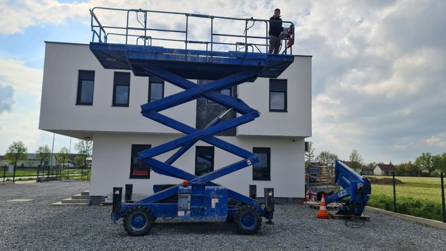 HAULOTTE*H12SXL*samohodna škarasta platforma*12m*4x4*DIESEL*