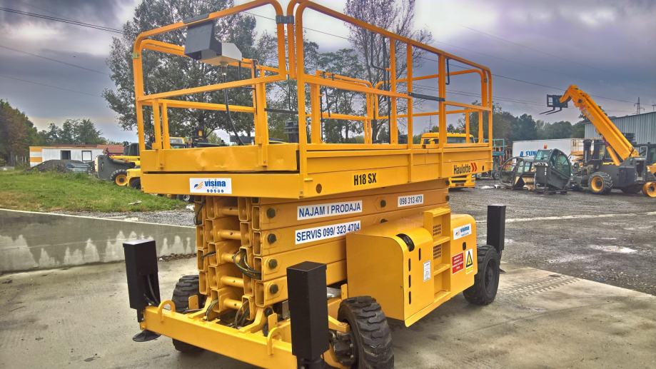 SAMOHODNA PODIZNA PLATFORMA HAULOTTE SA POGONOM 4 x 4