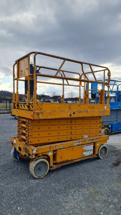 Samohodna Škarasta Platforma*GENIE GS-3246*12M*