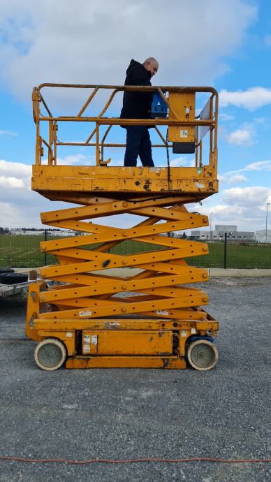 Samohodna Škarasta Platforma*GENIE GS-3246*12M*