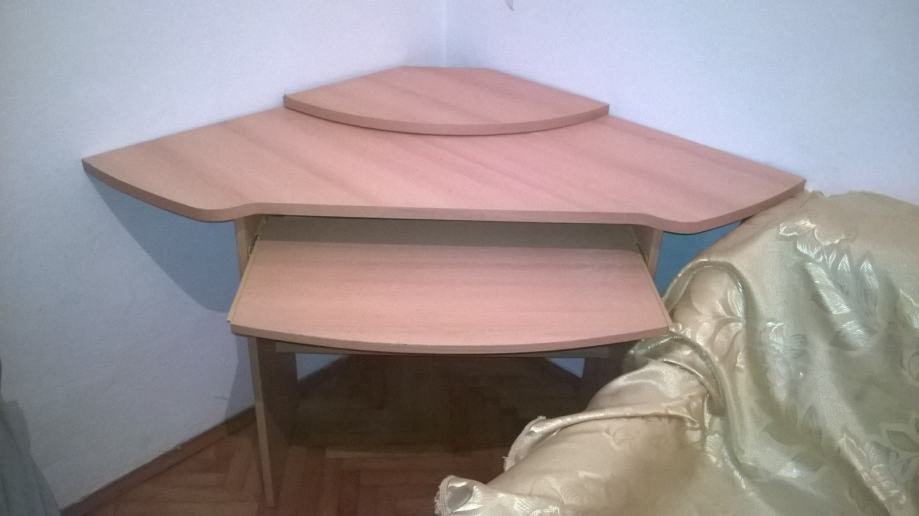 Kutni radni stol POVOLJNO!! SAMO 200 KUNA