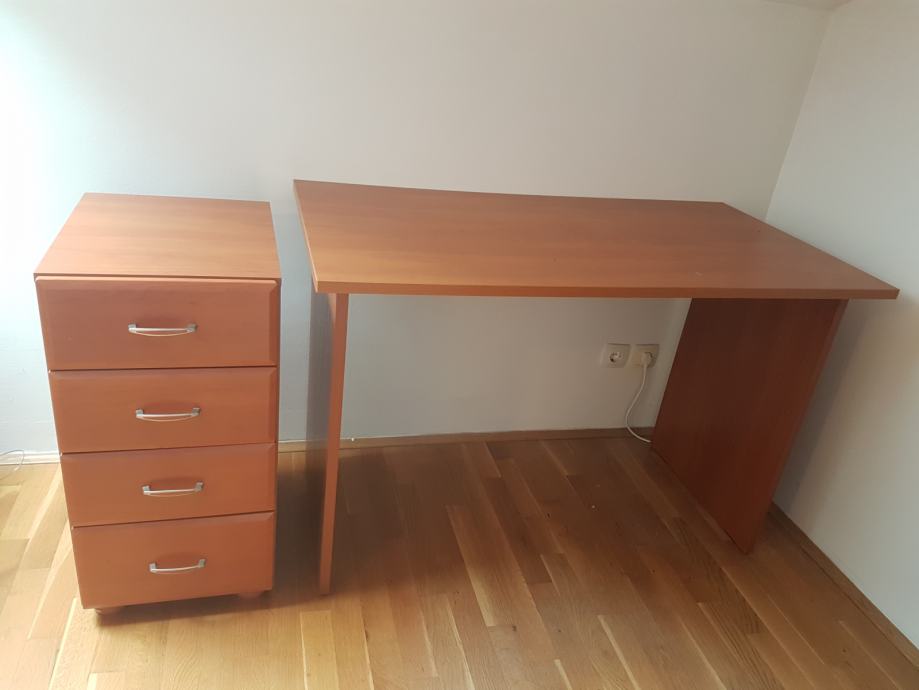 Radni stol sa 4 ladice i policom za printer