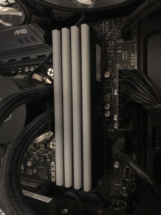 Gigabyte Aorus RGB RAM 32GB (4x8) 3300 MHz