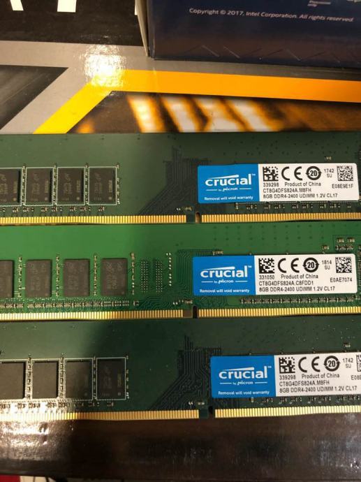 RAM DDR4 Crucial 8GB stick