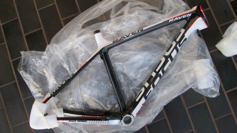 Focus Raven 26 carbon rama M NOVO