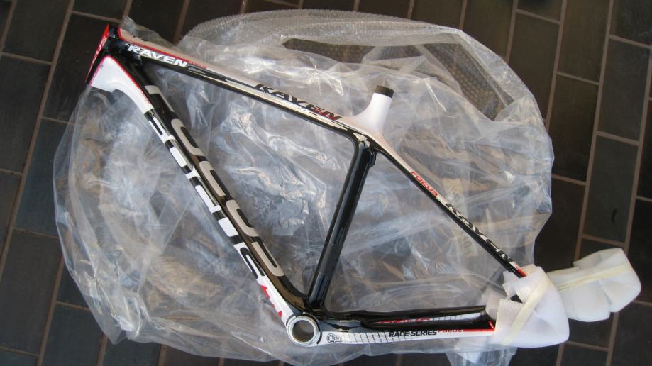 Focus Raven 26 carbon rama M NOVO