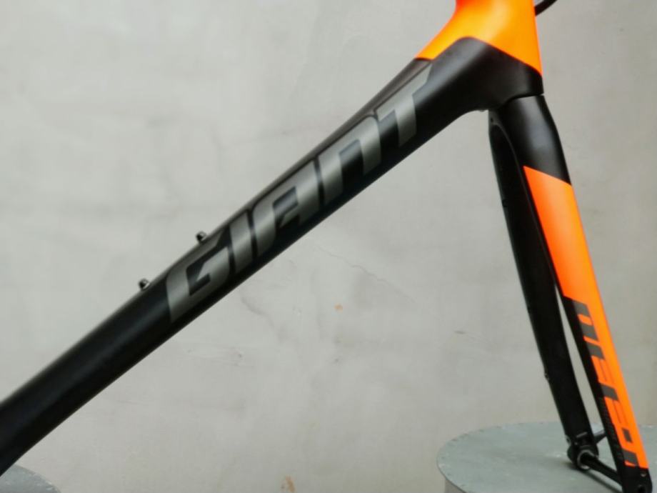 GIANT DEFY ADVANCED 2018 RAMA FRAMESET DISC 57,5 + VOLAN