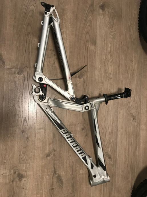 Propain Rage DH rama