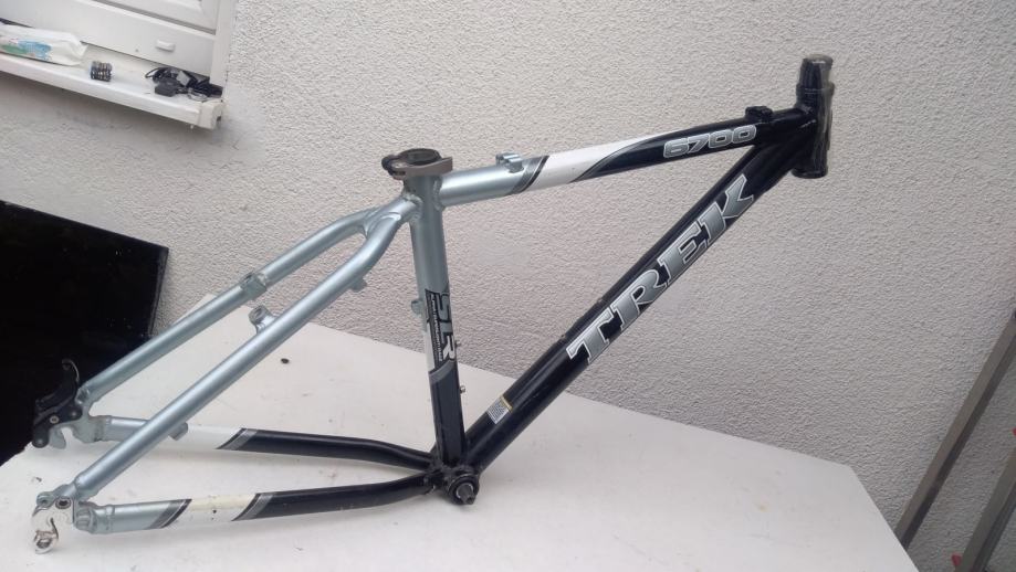 Trek 6700 SLR rama 26,S,disk+V-brake,atraktivna,jako lagana,oprema