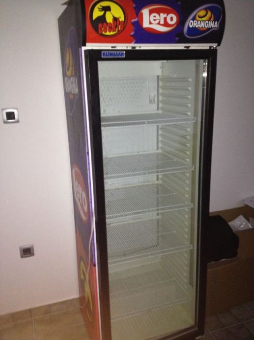 RASHLADNA VITRINA ZA PIĆE 250L