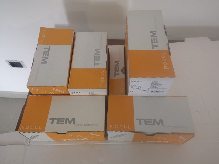 Komplet utičnica i prekidača - Tem Čatež