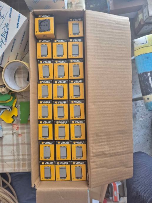 Vimar idea 16000 prekidači i ukrasni metalni okviri