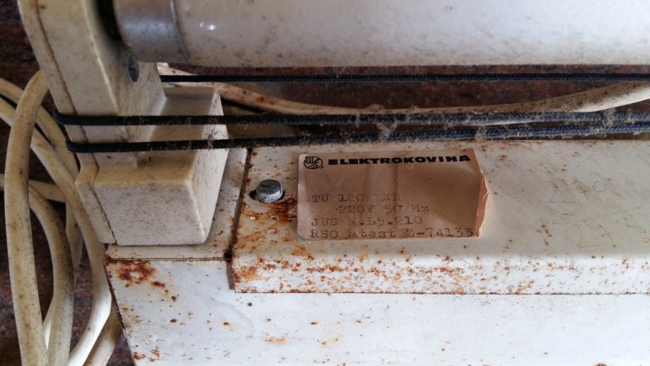 Podelementna i neonska lampa