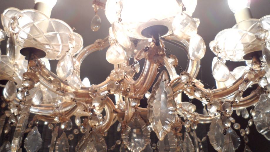 predivan kristalni luster