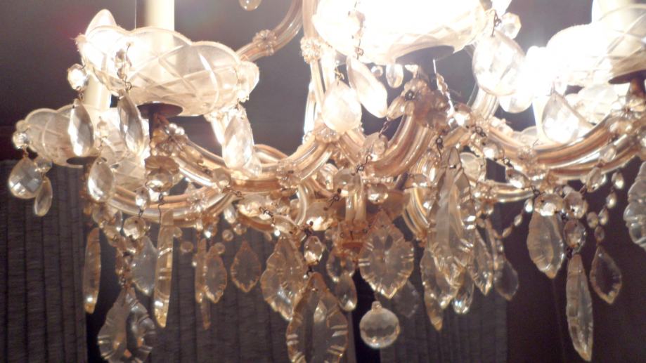 predivan kristalni luster