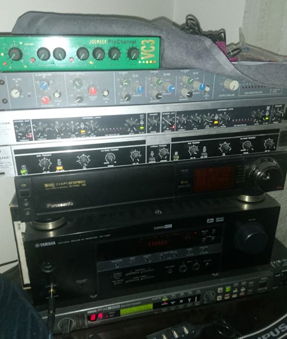 Behringer Autocom MDX1200 Compressor Limiter Enhancer/Exciter Gate