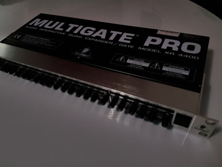 Behringer Multigate PRO XR 4400