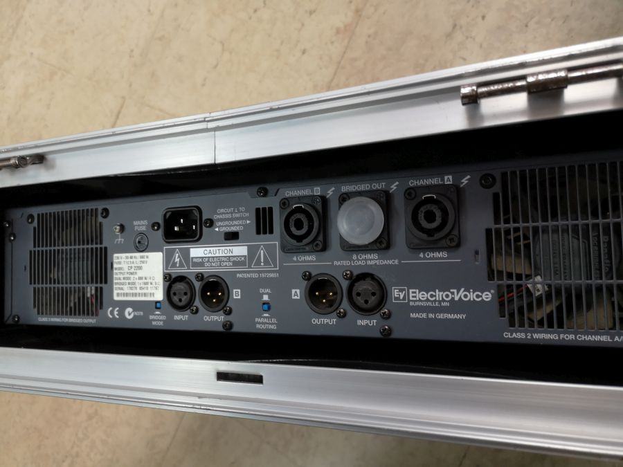 Electro-voice CP2200 razglasno pojačalo