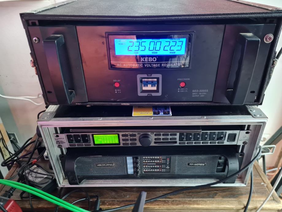 Lab Gruppen fp10000q originalno pojacalo 4x2500w