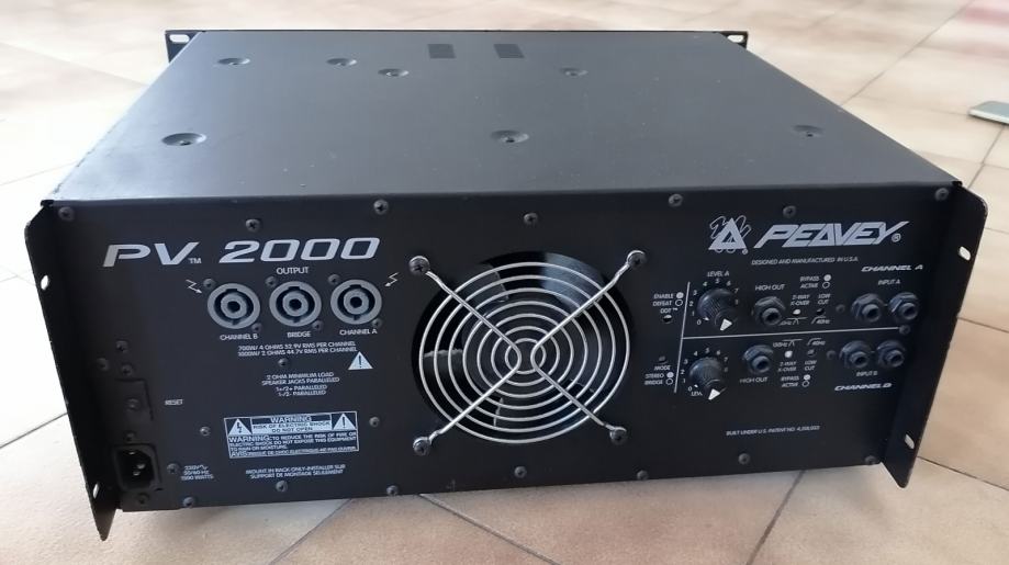 Pojačalo Peavey PV2000