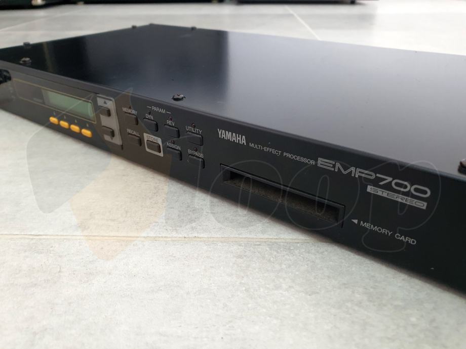 Yamaha EMP-700 digitalni multiefekt procesor