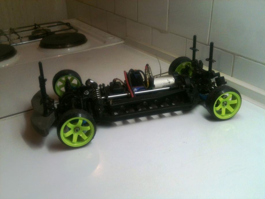 Tamiya TB03 1:10 RC auto Nissan GT-R